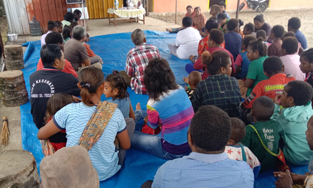Ibadah Pemberkatan Rumah Yayasan Trasvetere Woo Enakaita ...