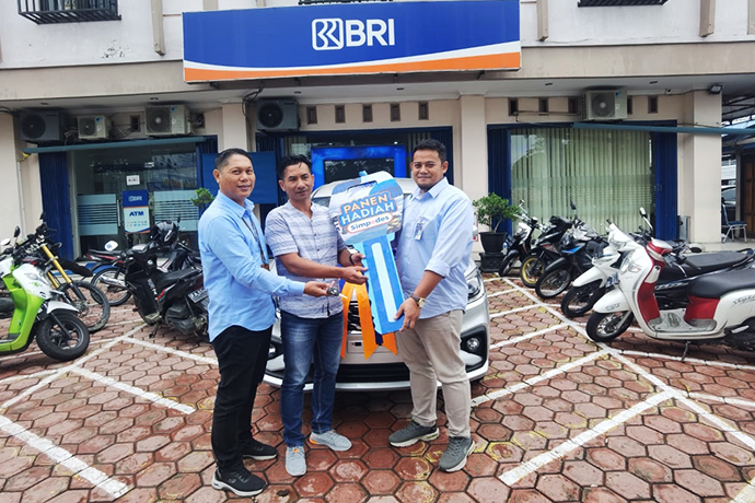 Panen Hadiah BRI Cabang Nabire, Serahkan Hadiah Utama Mobil ...