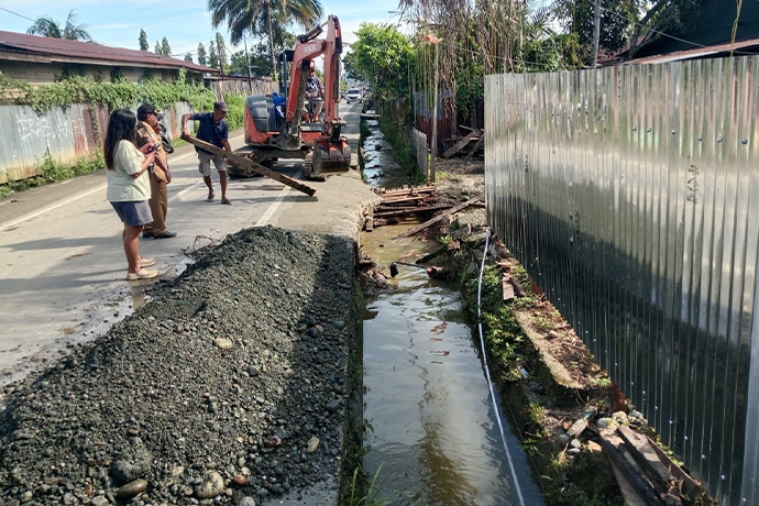 Kelurahan Girimulyo Pembersihan Parit di Dua RT/RW | Papuaposnabire ...